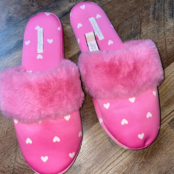 Victoria's Secret | Shoes | Nwt Victorias Secret Bright Pink Heart ...